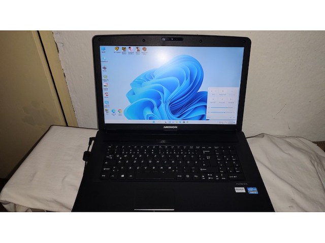 17.3 inch i5 3230M,8gb ddr3,hd graphic 4000,ssd 128 gb