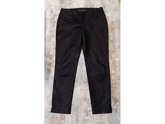 Crne pantalone Zara