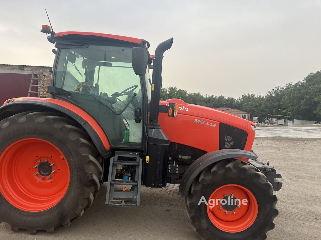 Kubota M6-142 traktor točkaš
