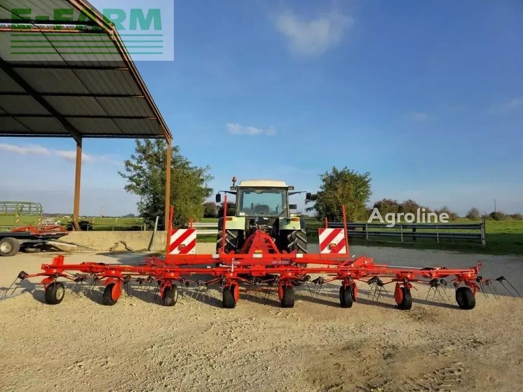 Kuhn gf 8702 prevrtač sena
