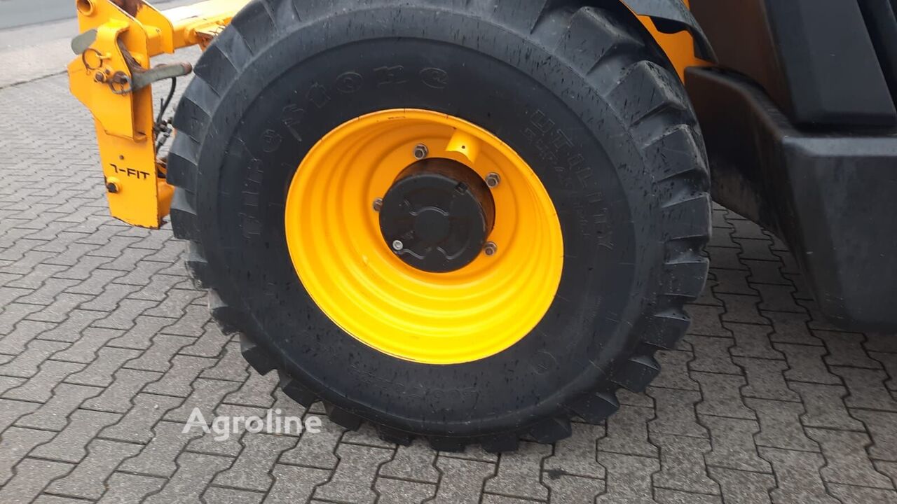 Prodaje se JCB 541-70 Agriplus poljoprivredni utovarivač na aukciji