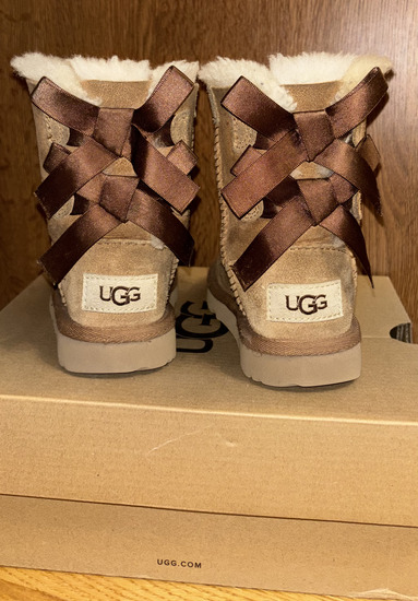 UGG Bailey Bow II dečije br.22