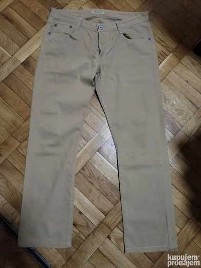 Guess somotske pantalone 44 M L