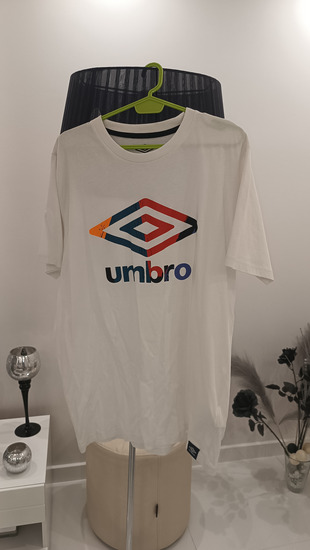 Umbro majica nova