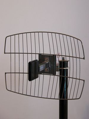 ANTENA WIRELESS WGR24-15DB 2.4GHZ, 16DBI, 395X310MM, 75OM SA KOAKSIJALNIM KABLOM 15M