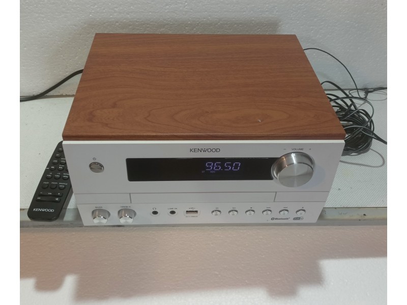 Kenwood M-820DAB