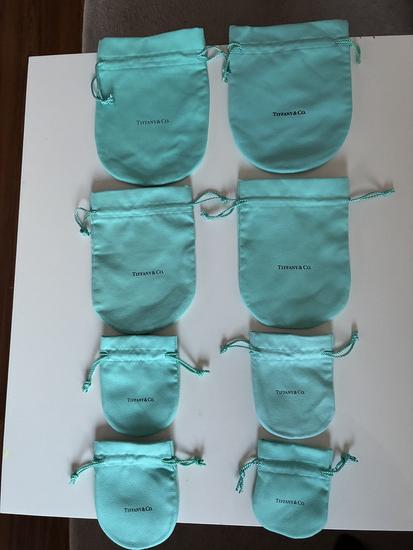 Tiffany authentic pouches 8 komada set