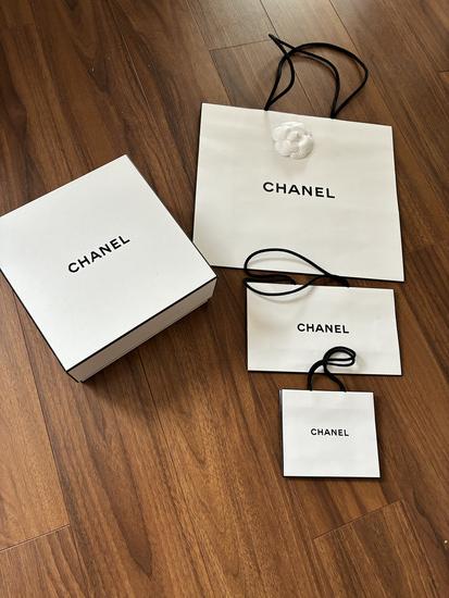 Chanel kutija velika i 3 kese ORIGINAL NOVO