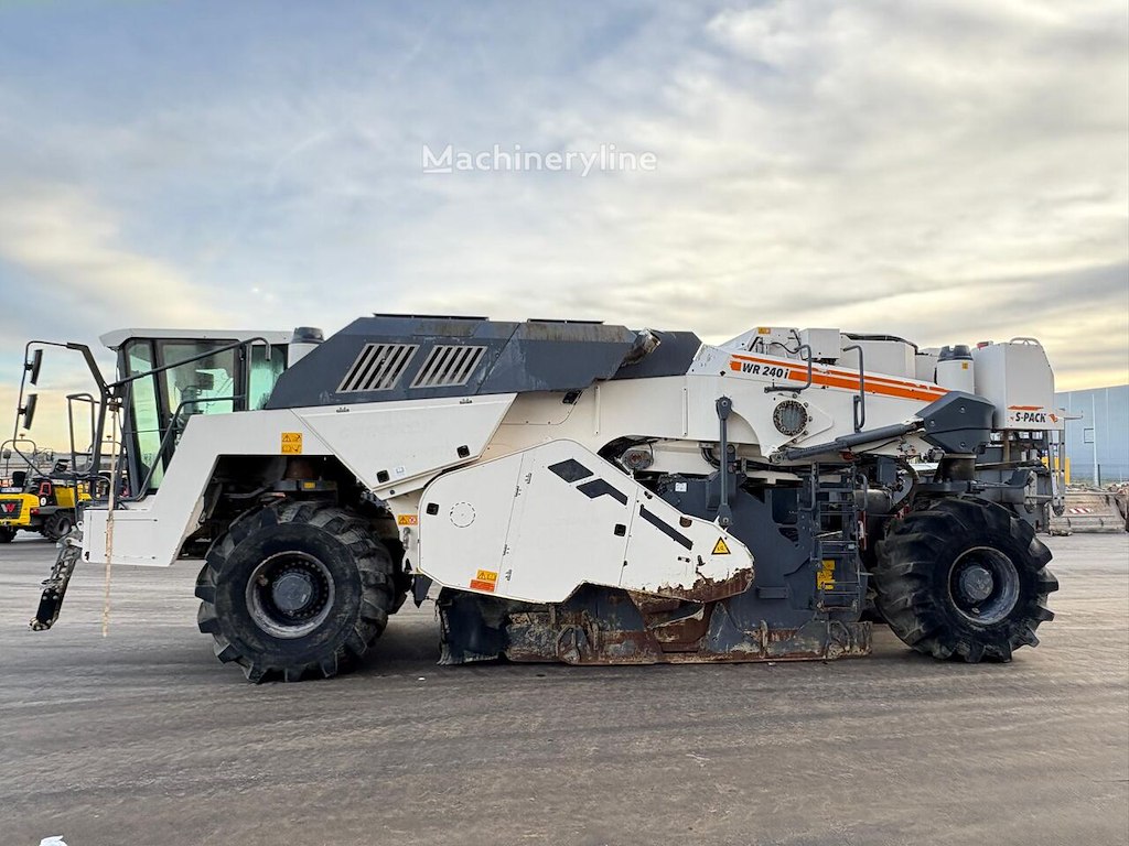 Wirtgen WR 240i S-PACK stabilizator tla