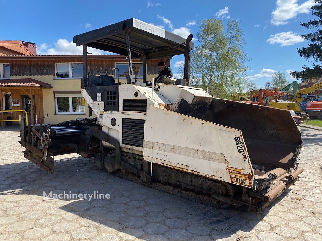 Volvo TITAN 6820 asfaltni finišer guseničar