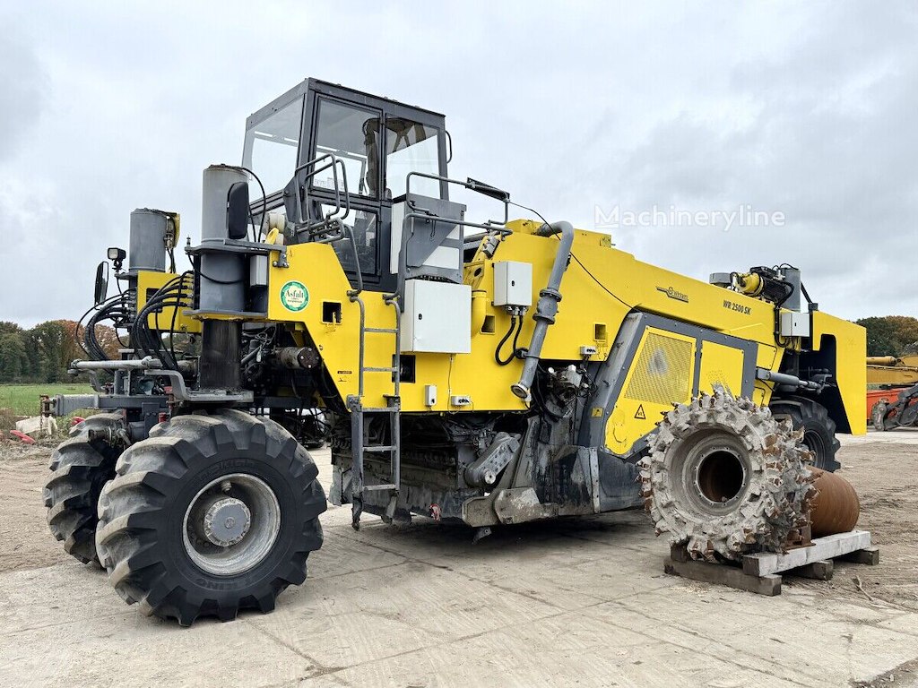 Wirtgen WR2500SK stabilizator tla