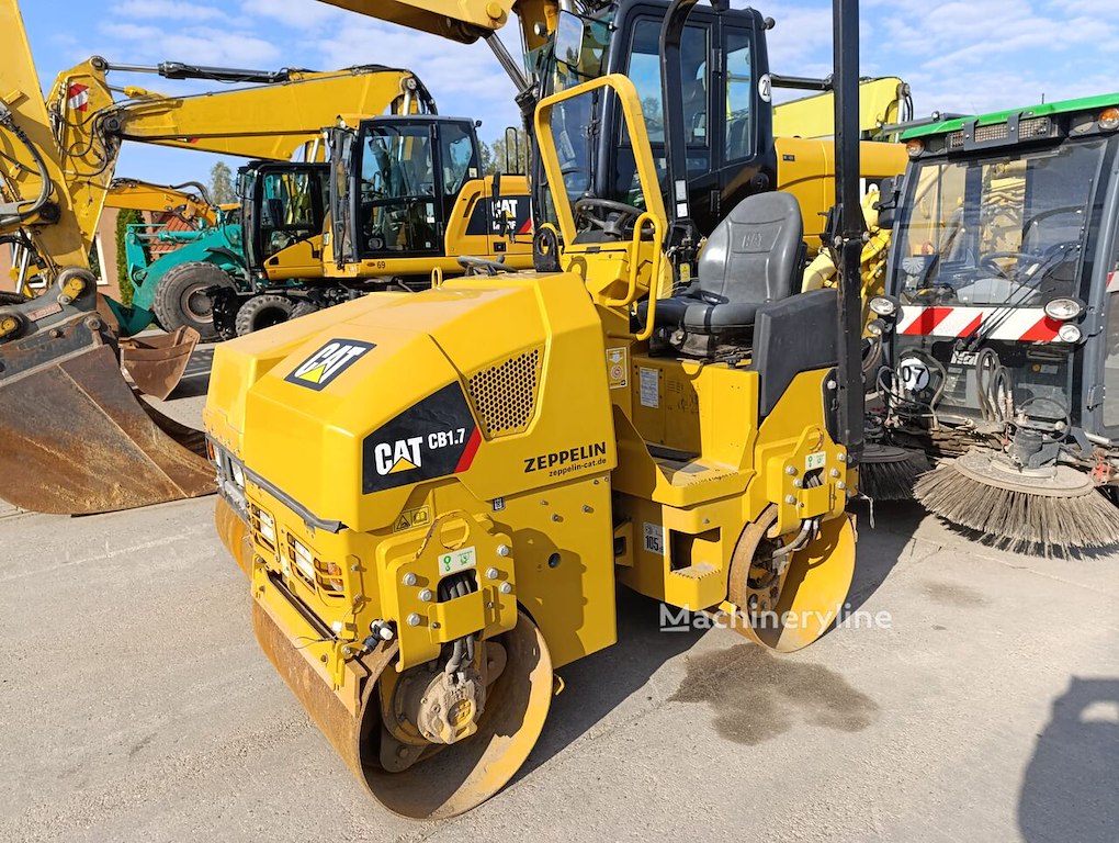 Caterpillar CB1.7 mali valjak