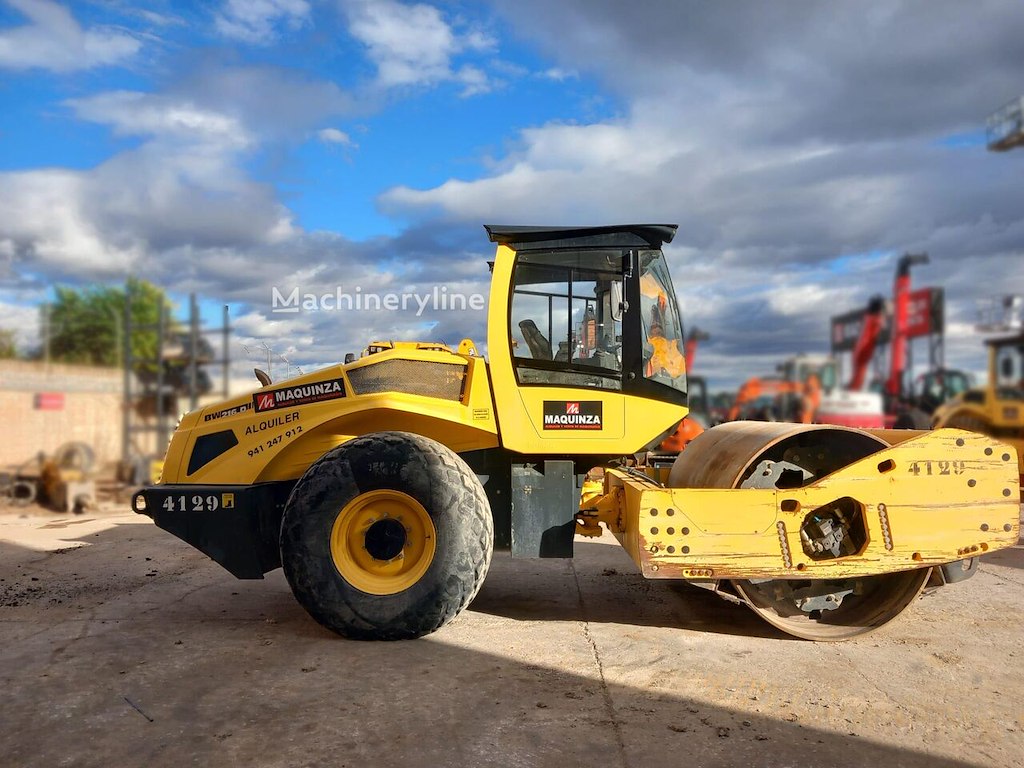BOMAG BW216D5 kompaktor s jednim valjkom