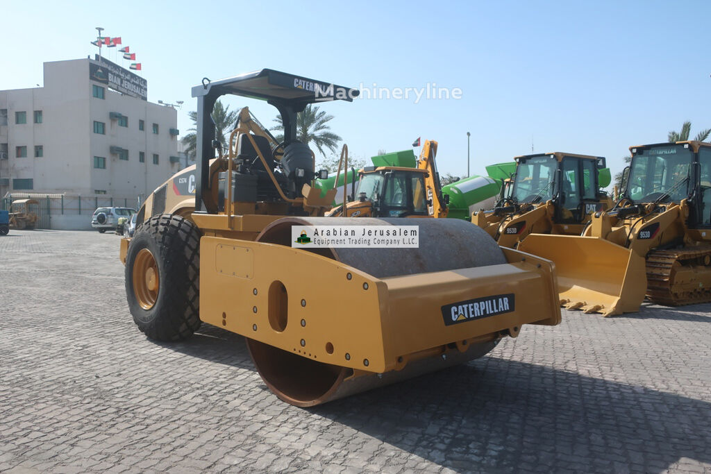 Caterpillar CS74 kompaktor s jednim valjkom