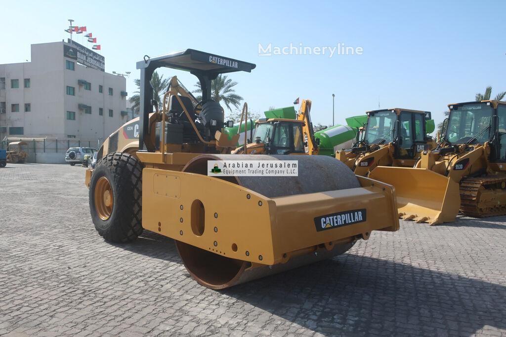 Caterpillar CS74 kompaktor s jednim valjkom