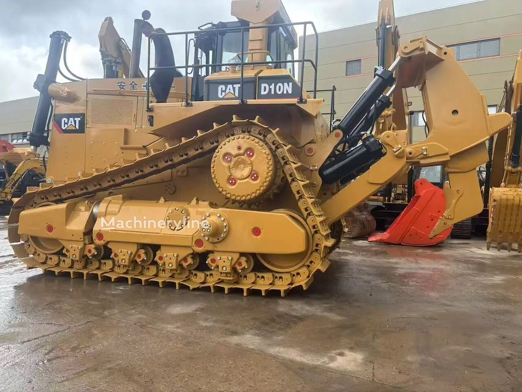 Caterpillar D10N buldožer