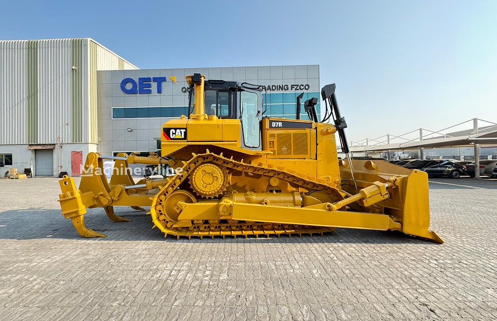 Caterpillar D7R buldožer