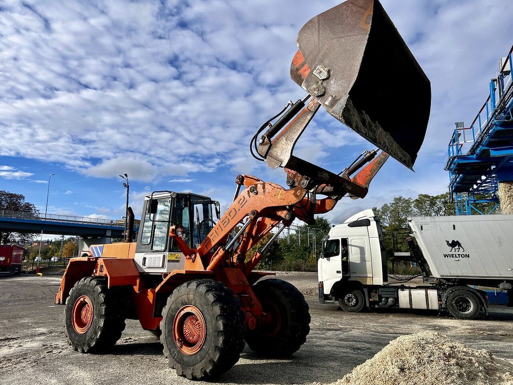 Fiat-Hitachi FR160 prednji utovarivač