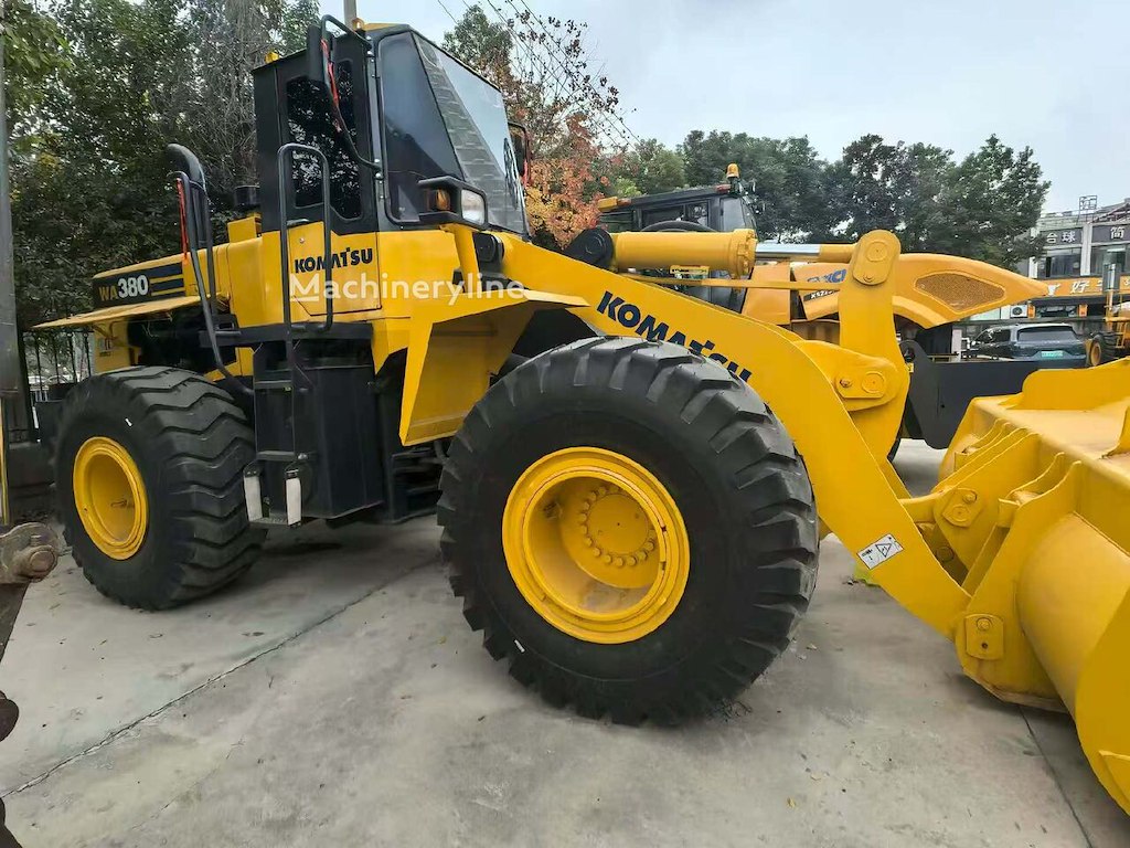 Komatsu WA380-3 prednji utovarivač