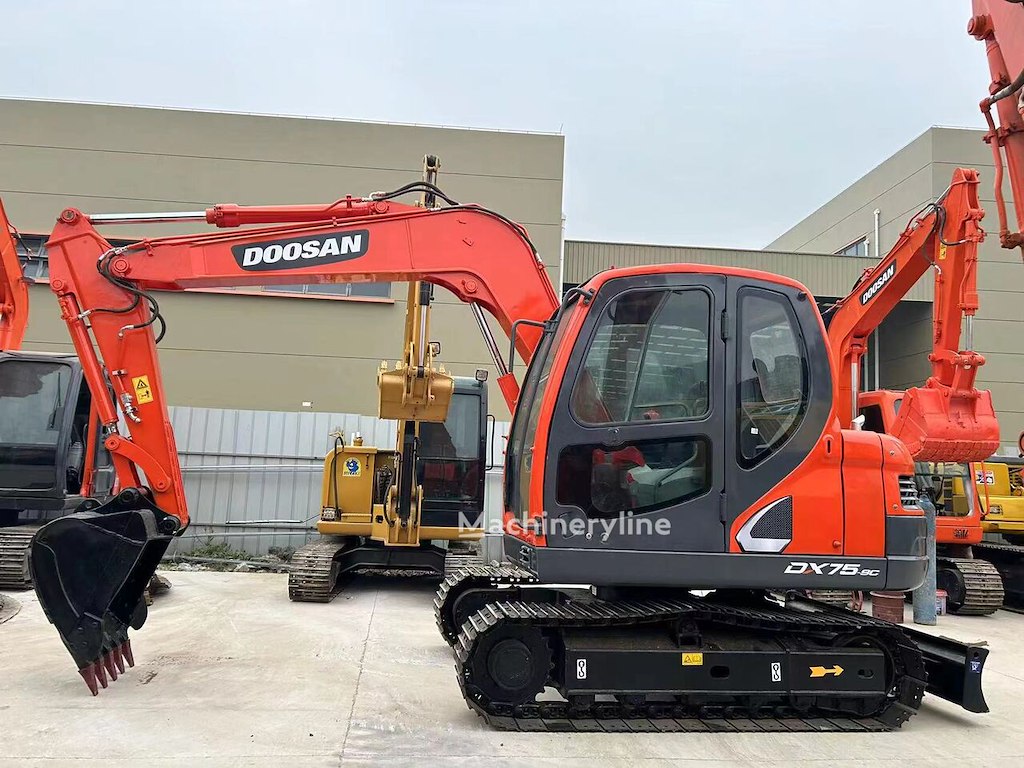 Doosan DX75 midi bager