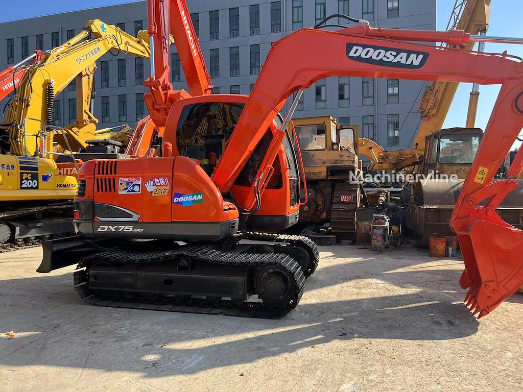 Doosan DX75 midi bager