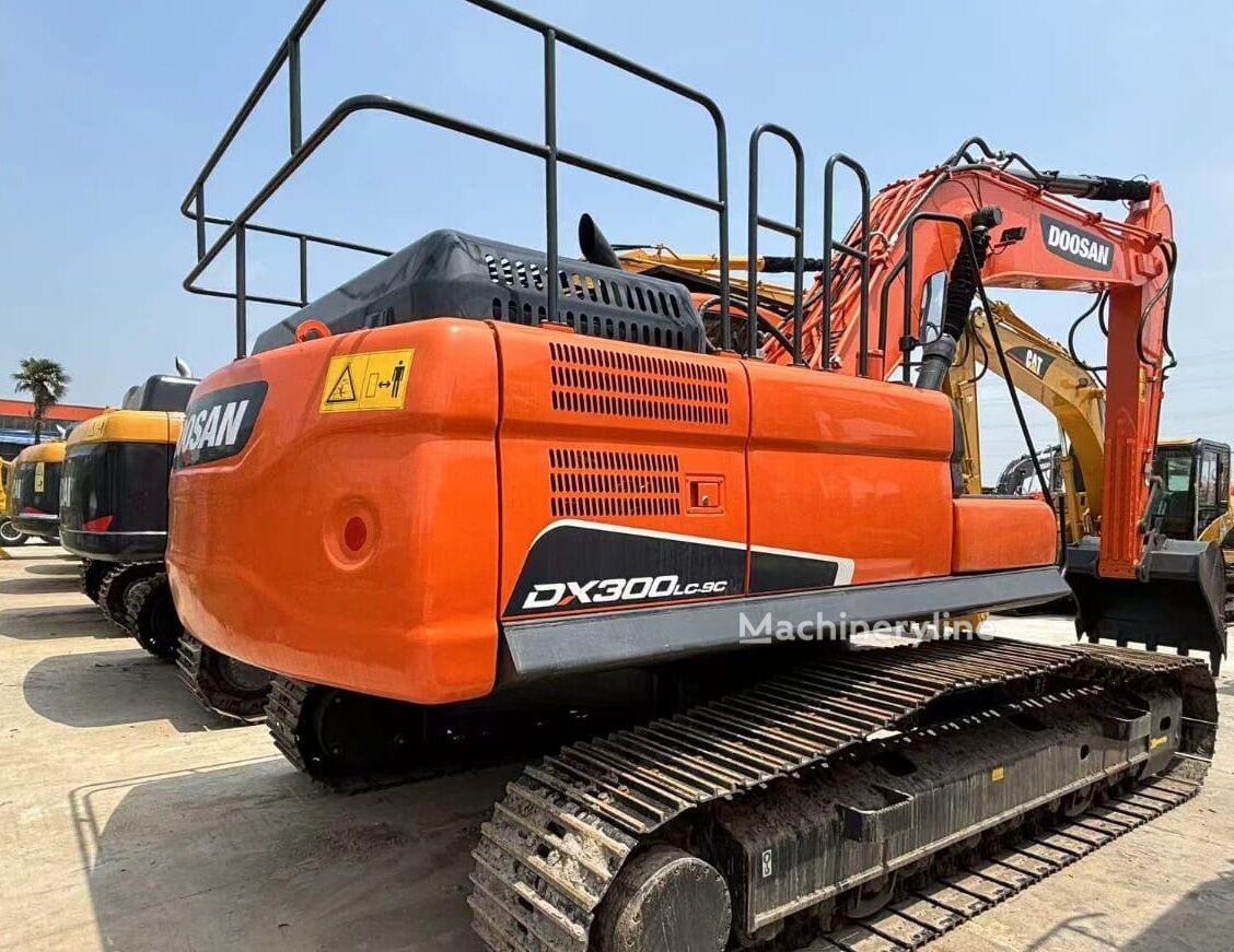 Doosan DX300LC bager guseničar