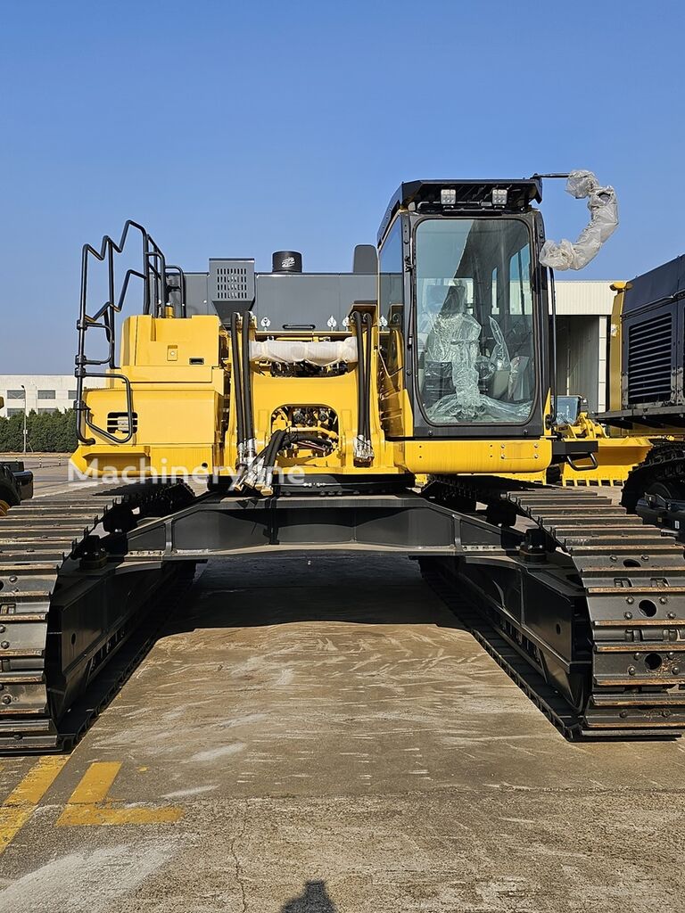 Komatsu PC650LC-11M bager guseničar