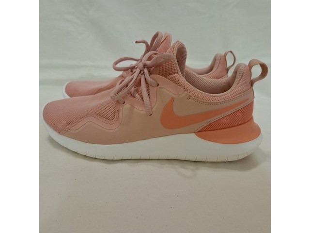 Patike Nike Tessen Coral Stardus broj 40
