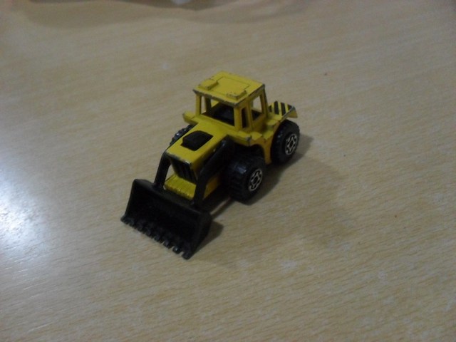 MATCHBOX - TRACTOR SHOVEL
