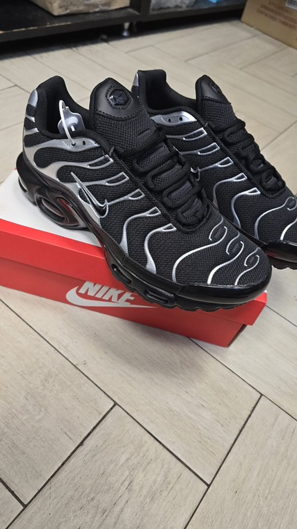 Nike Air Max Plus (TN) patike – crno/srebrne - Ikoničan Air Max Plus