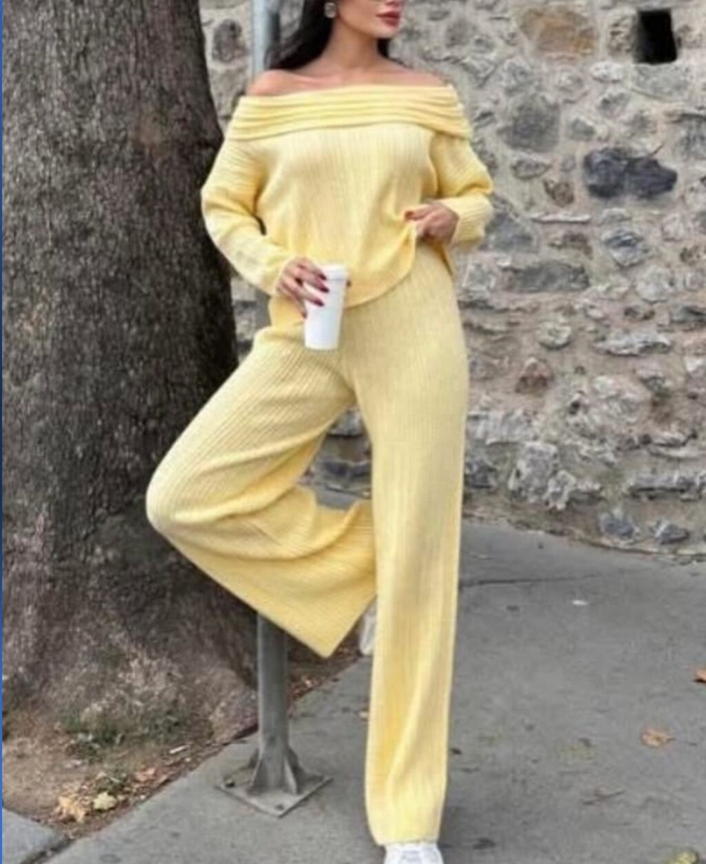 Pantalone i bluza gola ramena sa duplim dekolteom