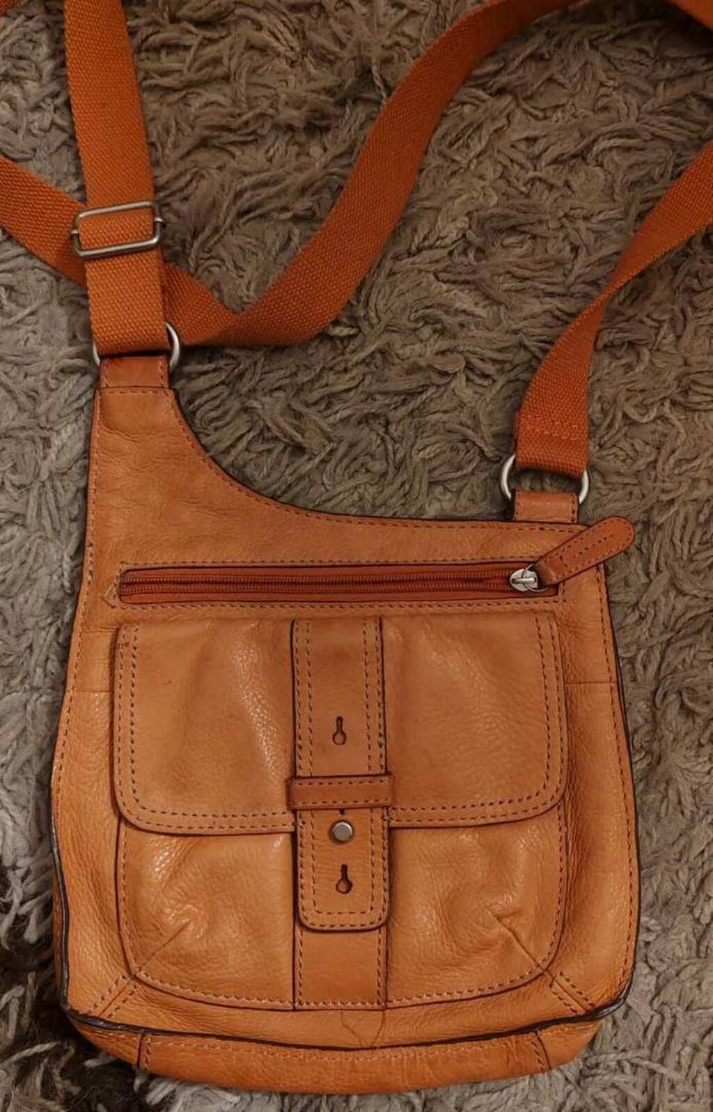 Fossil crossbody torbica od prirodne kože, u toploj