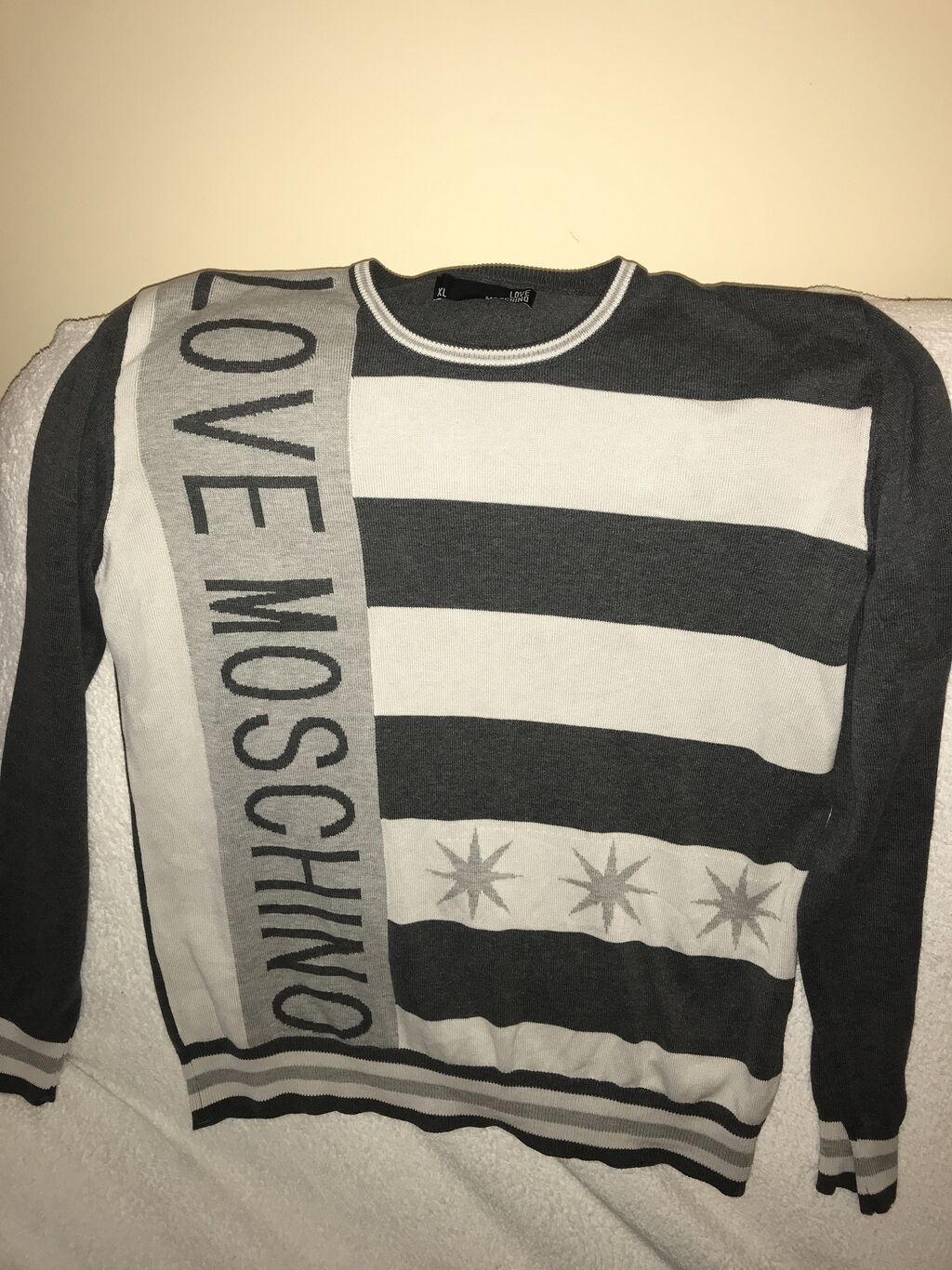 Original MOSCHINO duks L 100% cotton Ramena 50cm, duzina 75cm, struk