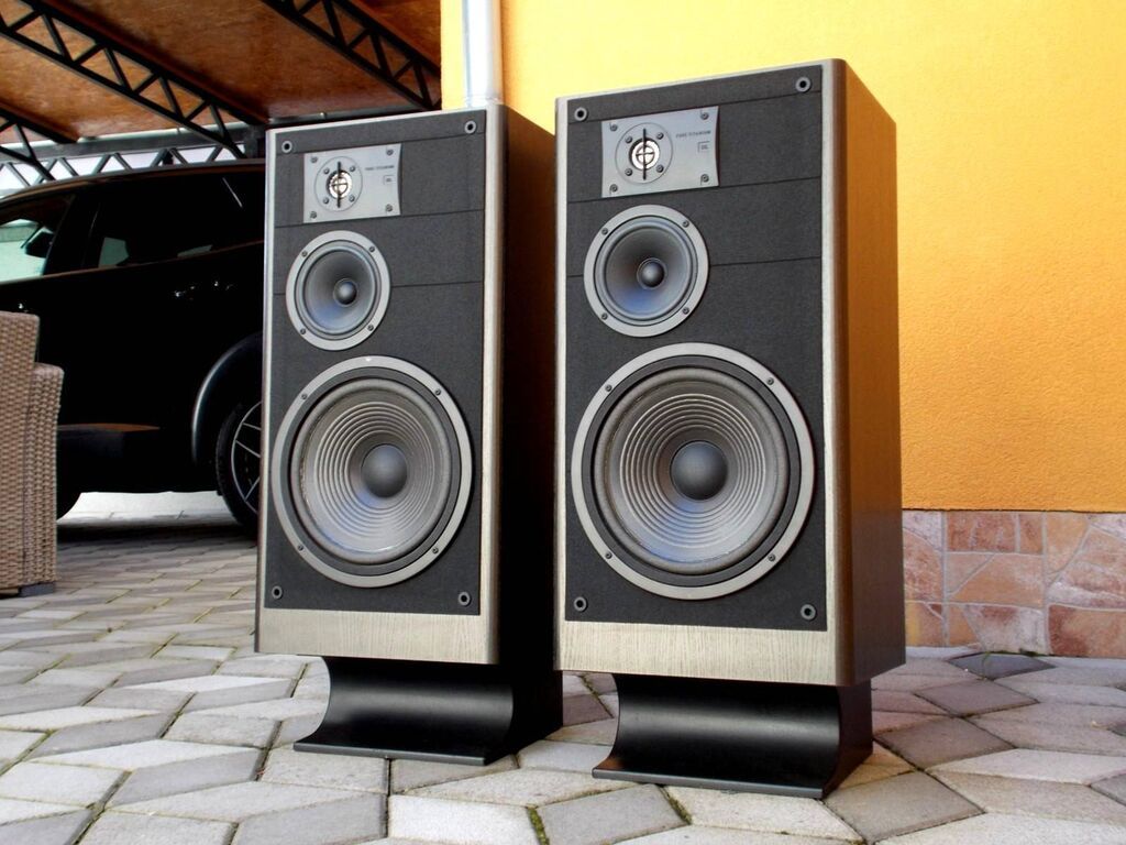 JBL LX-55g JBL podnostojeće hi‑fi zvučne kutije – trosistemski dizajn
