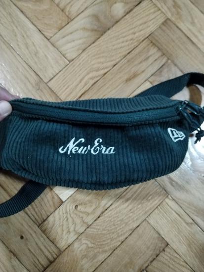 New Era torbica oko struka
