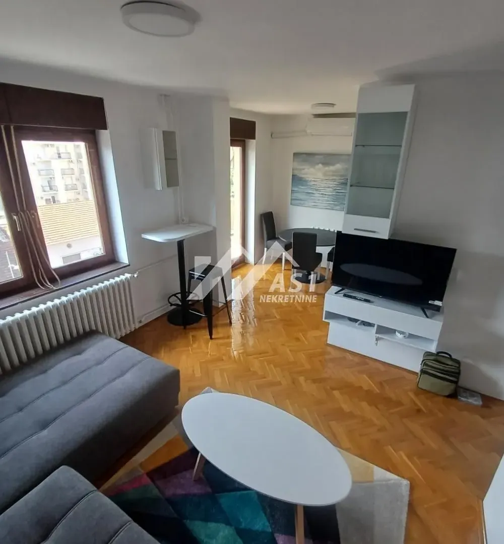 Izdavanje, dvosoban stan, 42m², Grbavica, Novi Sad Sve Podlokacije