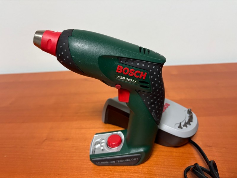 Bosch aku šrafilica PSR-300Li komplet