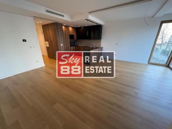 Četvorosoban stan za izdavanje, 148m2, 2.900€
