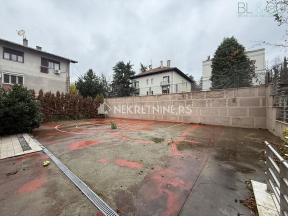 Dedinje – 665 m² na 7 ari placa, rezdiencija/poslovni prostor