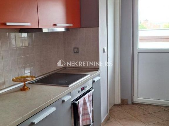 Izdavanje trosobnog stana – Centar, Spens, 78 m²
