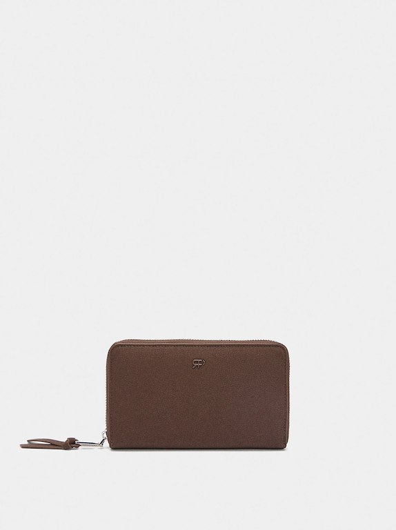 WALLET WITH TEXTURE AND ZIPPER CLOSURE