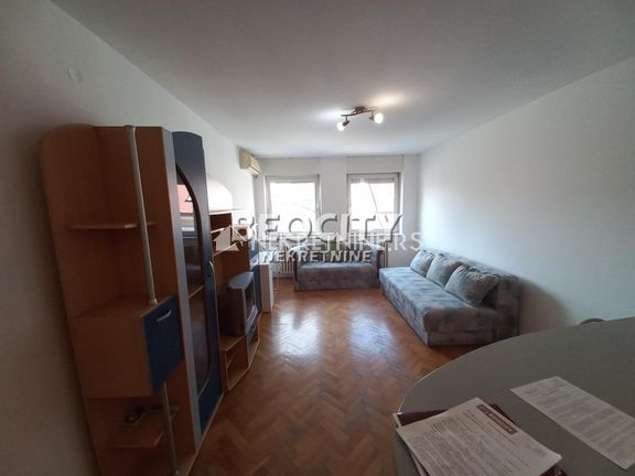 Novi Sad, Centar, Pavla Papa, 0.5, 29m2, 105000EUR