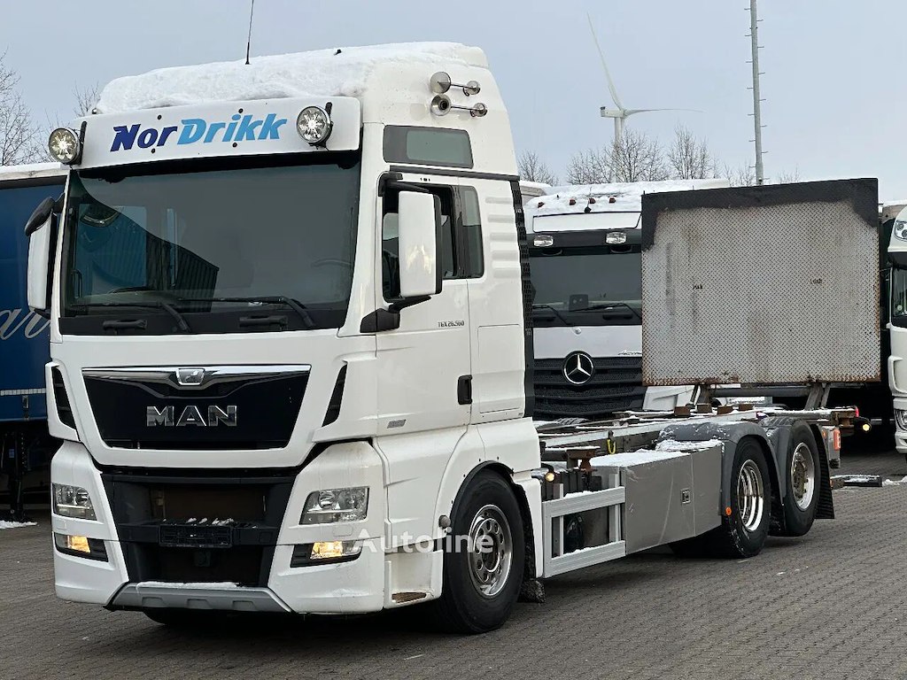 MAN TGX 26.560 D38 6x2 Bdf / Retarder / Full Air / XXL Euro 6 vozilo za prevoz kontejnera