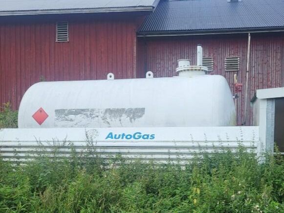 Prodaje se LPG Ukjent rezervoar za skladistenje goriva na aukciji