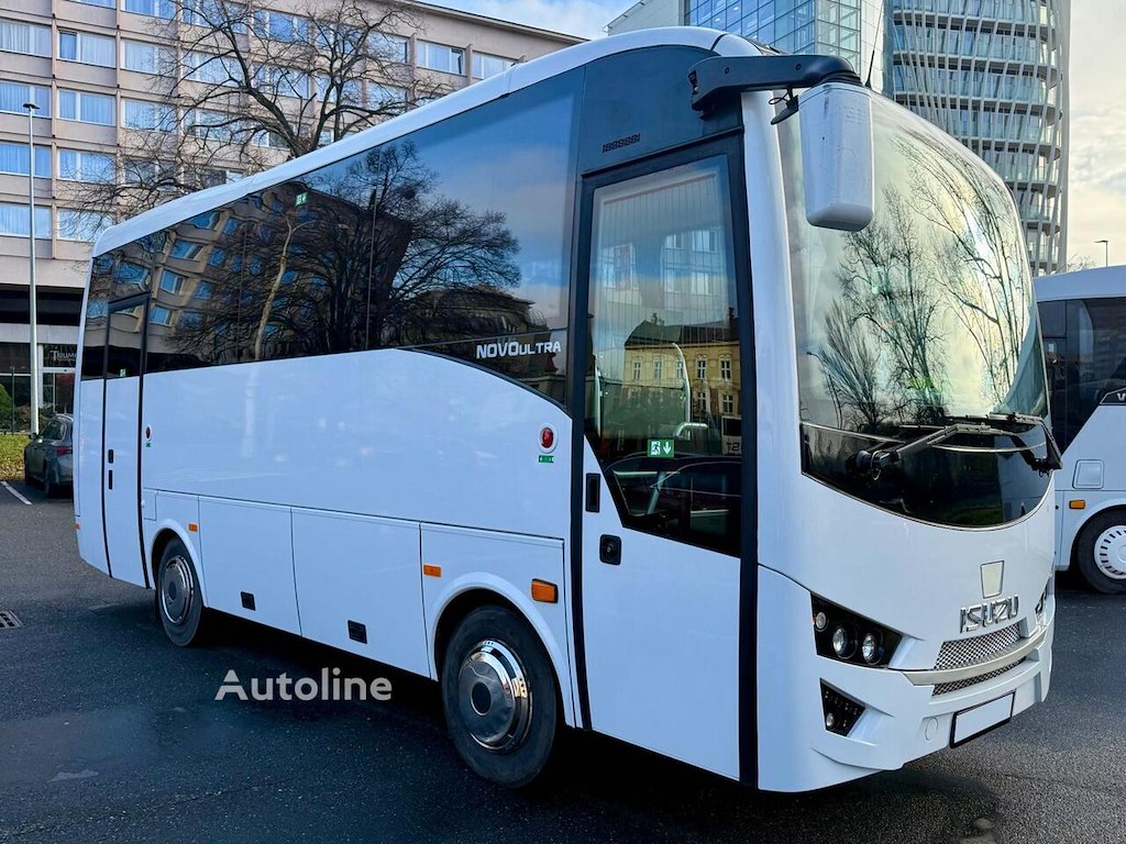 Isuzu NOVO turistički autobus