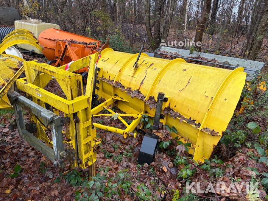 Prodaje se Sneplov nošeni rasipač peska na aukciji