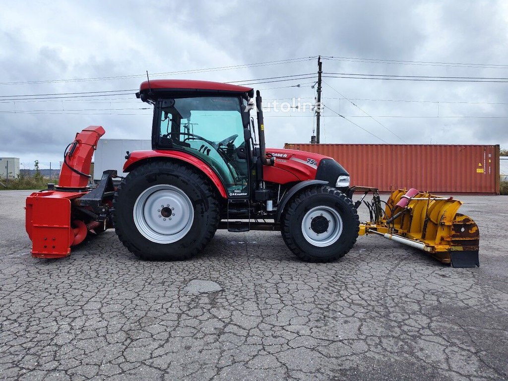 Prodaje se Case IH Farmall 75 A – Lavt timetall, nye piggdekk, frontblad og snøfres masinu za ciscenje snijega na aukciji