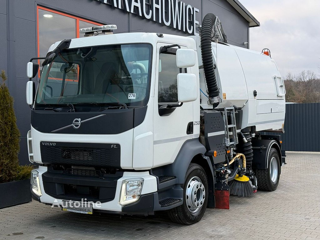 Volvo FL 15.250 vozilo za čišćenje ulica