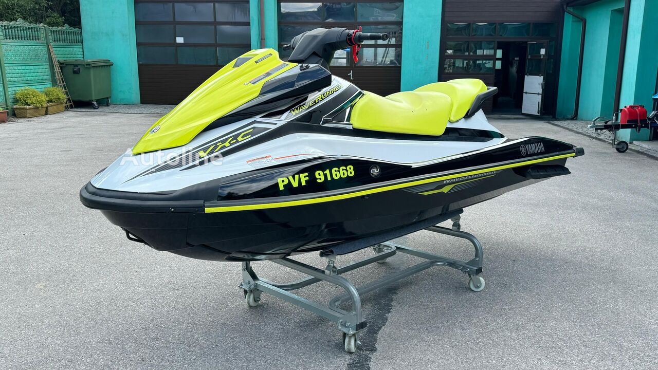 Yamaha WAVERUNNER VX-C jet ski