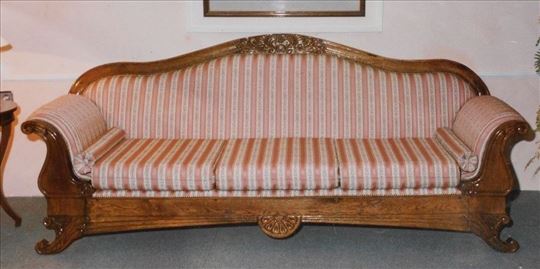 Stilska sofa,puno drvo.Novo